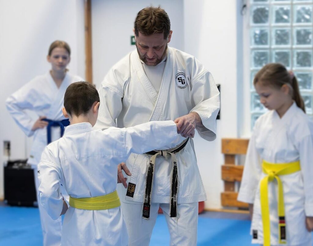 Karate Anfängerkurse Jugendliche und Erwachsene – Sportgemeinschaft ...